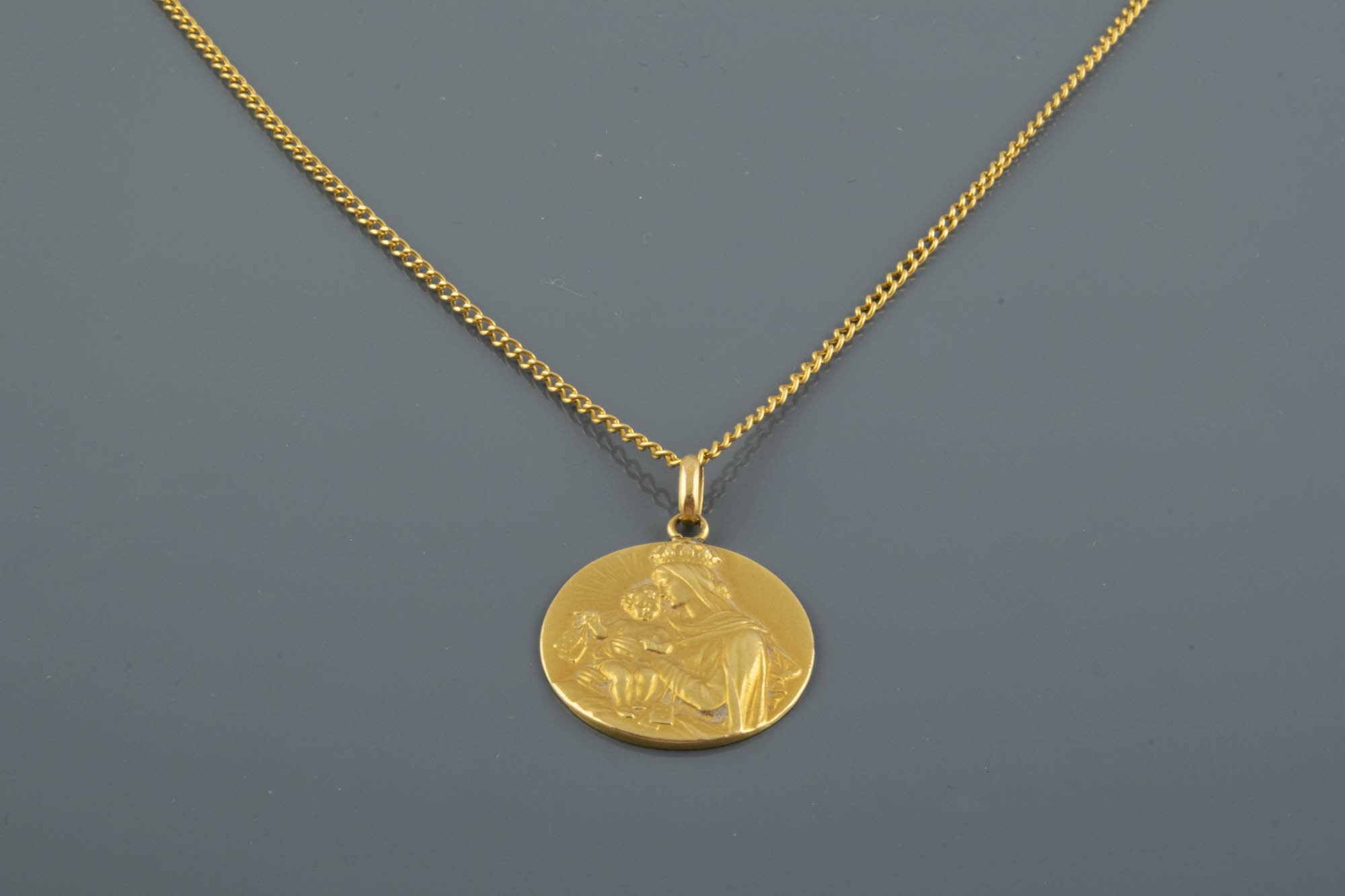 MEDALLA Y CADENA