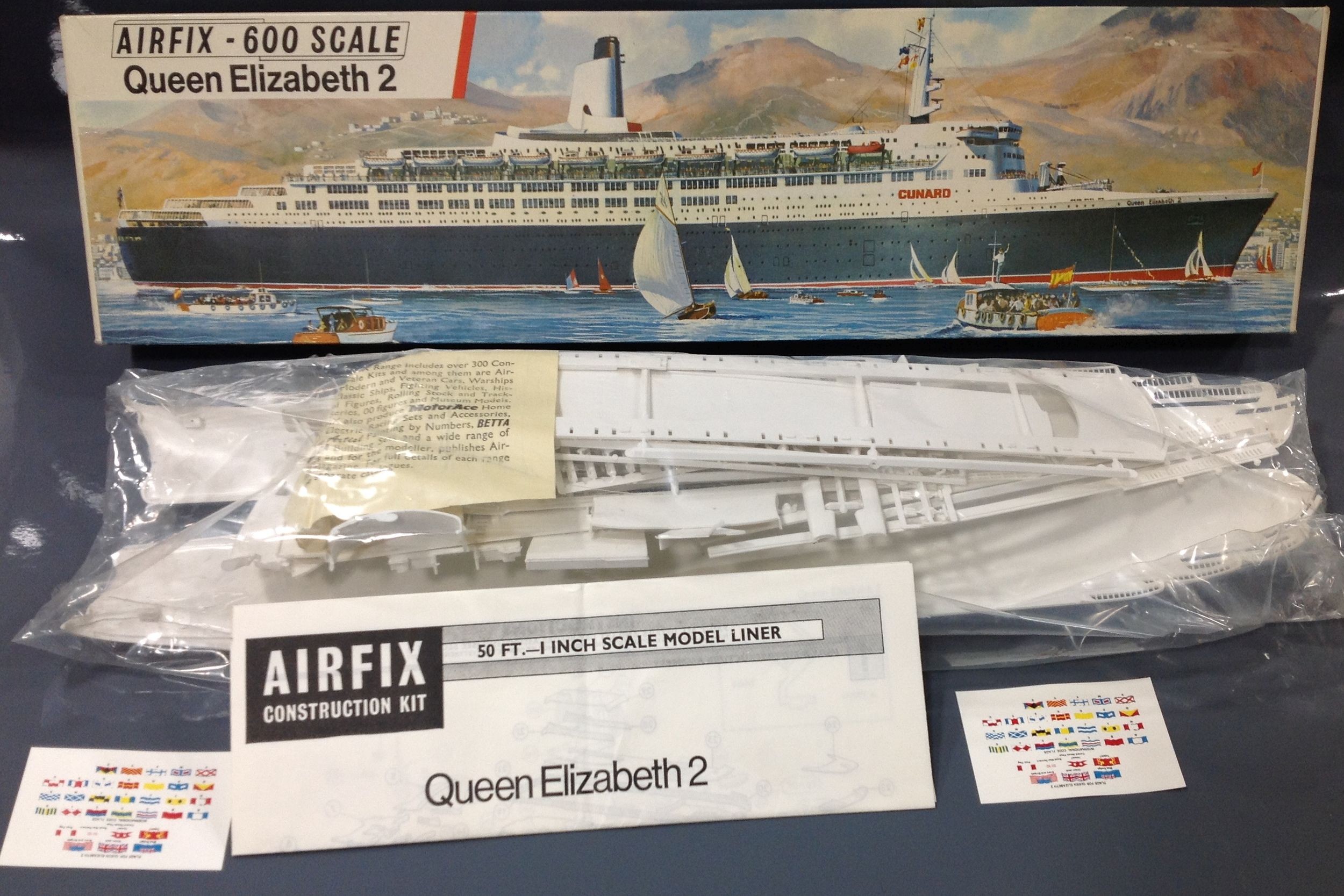 AIRFIX-600, QUEEN ELIZABETH 2