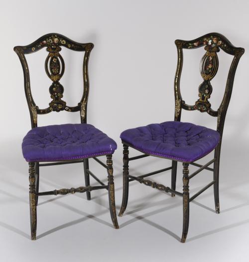 PAREJA DE SILLAS ISABELINAS,